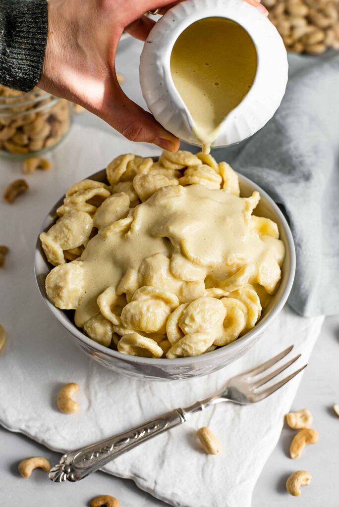 The Easy Vegan Mac 'N' Cheese Sauce You'll Crave • Tasty Thrifty Timely