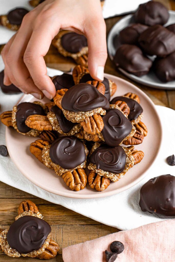 Date Chocolate Turtles - An Easy At Home Recipe • Tasty Thrifty Timely